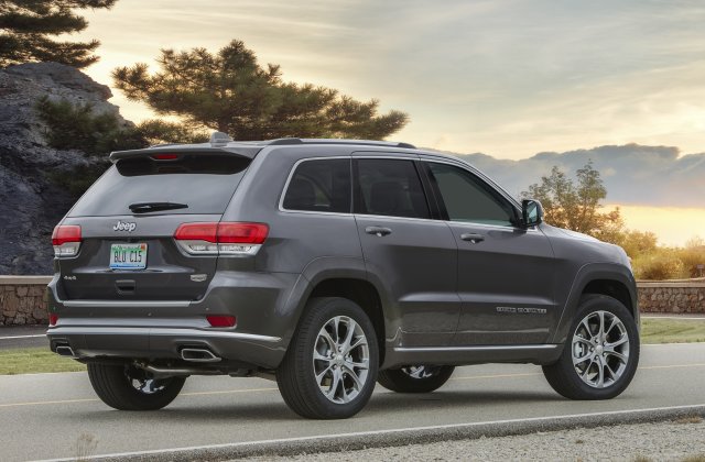 Top 11 SUVs for Snow in 2020!